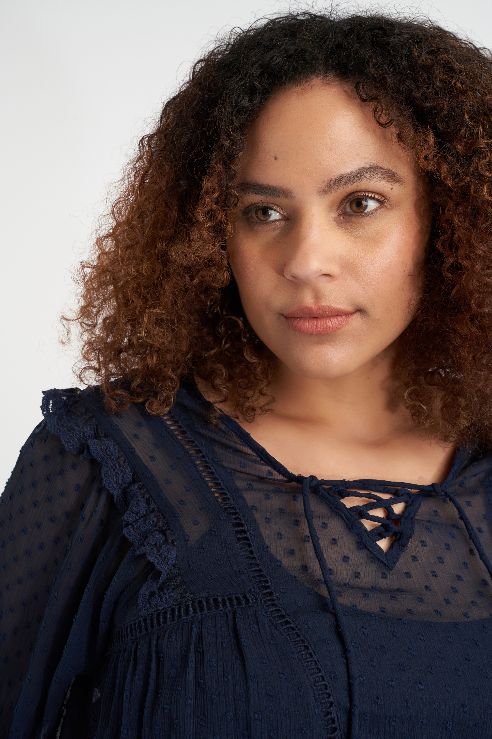Damen Transparente Bluse mit Spitzendetail bei MS Mode®